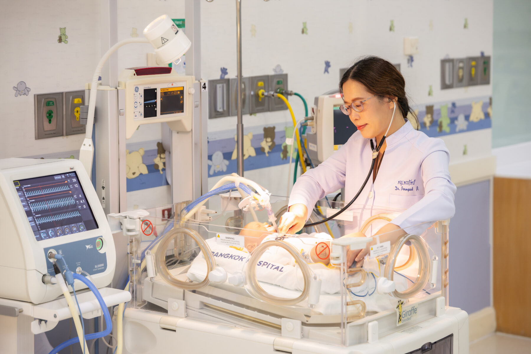 Pediatric and Neonatal Intensive Care Unit | Bangkok Hospital Headquarter
